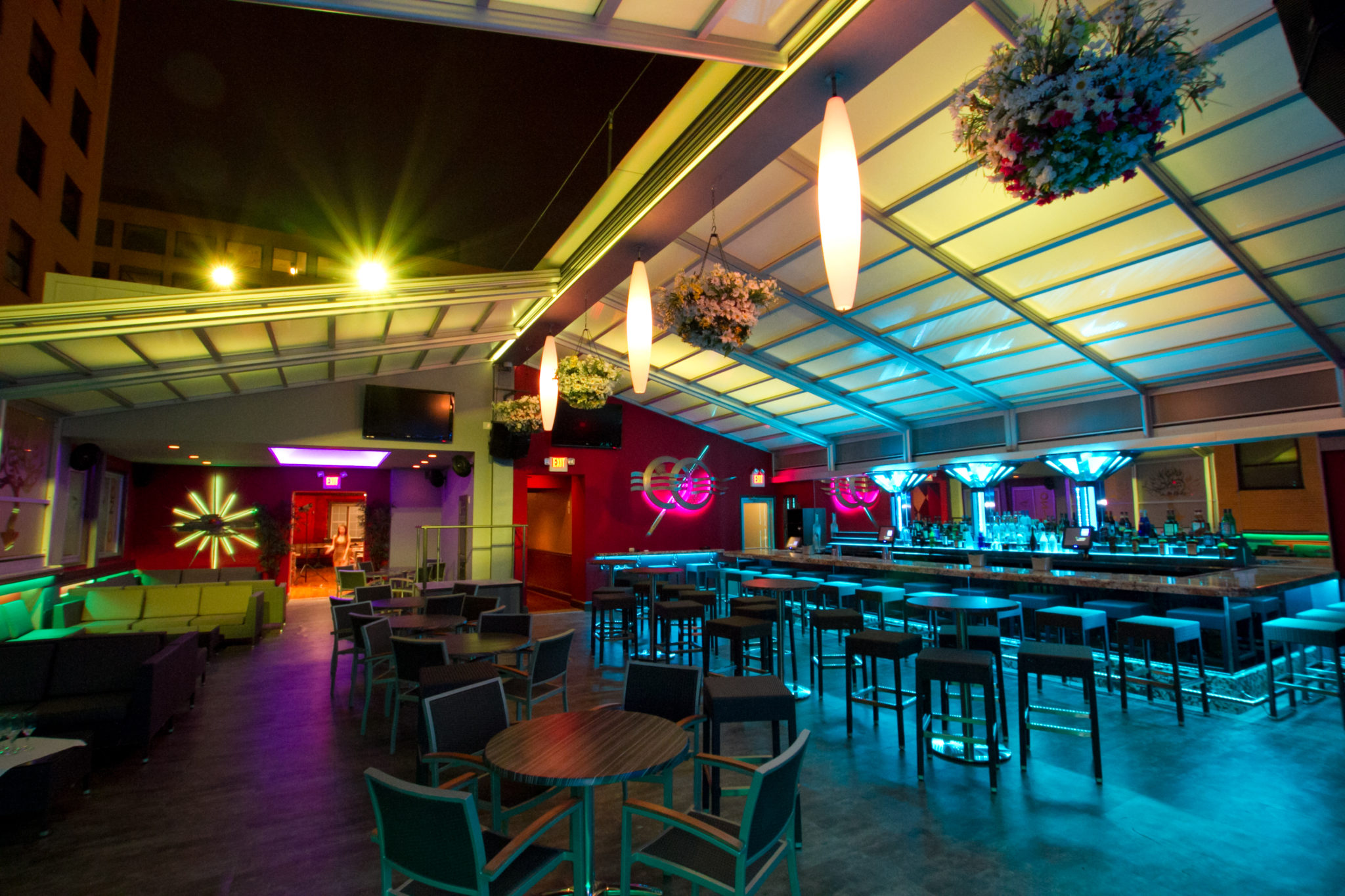 5 Washington, D.C. Restaurants and Bars with Retractable Roofs ...