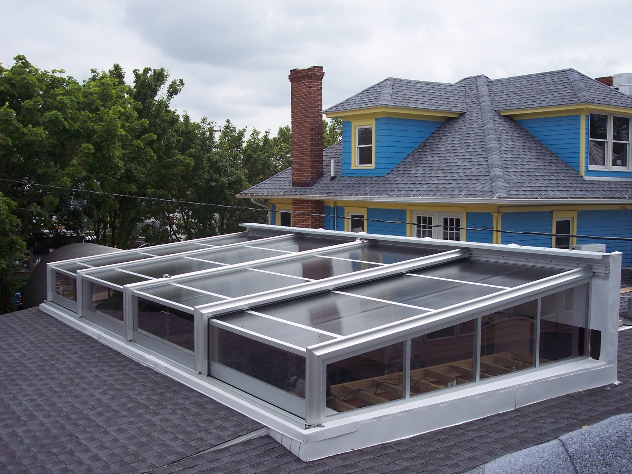 Retractable Roofs: Restaurants Benefit from Installing Retractable Roof ...