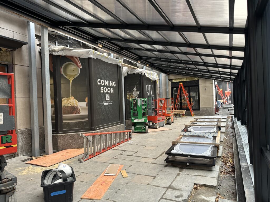 Roll-A-Cover Retractable Enclosure InstallationsAmerica's Leading ...