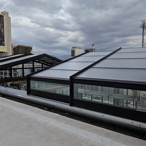S&L Rooftop Retractable Roof Manufactured by Roll-A-CoverAmerica's ...
